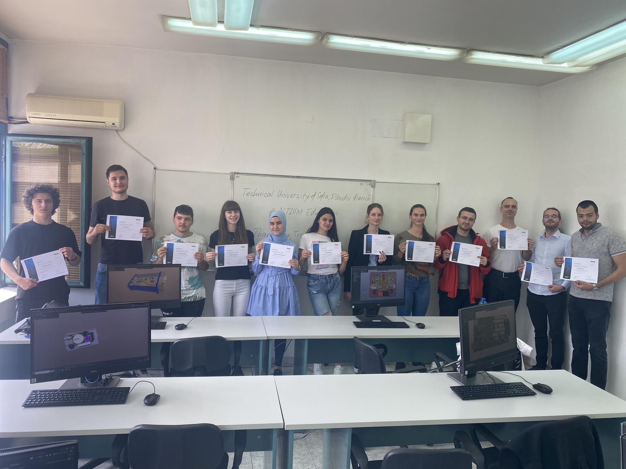 Успешно завършен курс "Altium Designer Essentials Training" за студенти ...